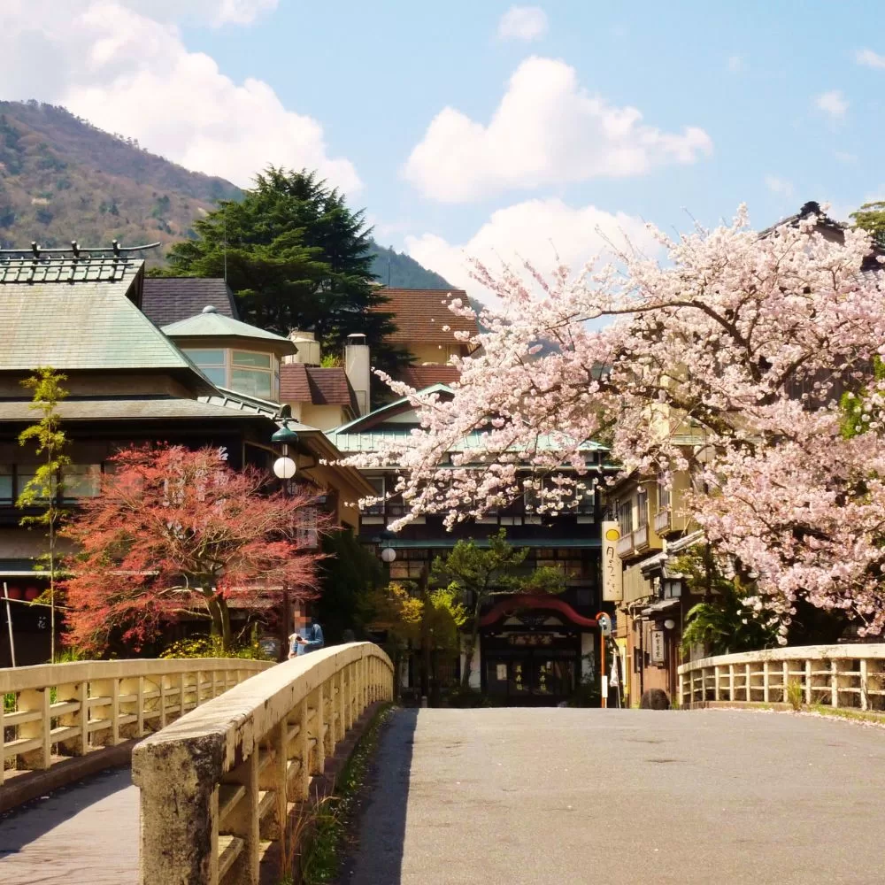 Hakone Onsen: Japan's Historic Hot Spring Paradise