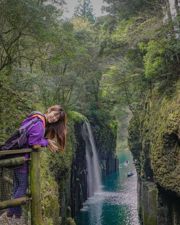 The Sunlight Hits This Waterfall in Kyushu At Just The Perfect Angle ...